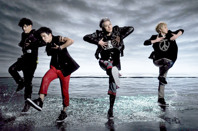 LOLLIPOP F秀新「舞」功 展現好腰力 | FLOLLIPOP F | 大紀元