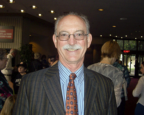 加州首府连续满场 名流菁英：神韵是驱散黑暗的明灯 | 2015 | 沙加缅度 | 大纪元