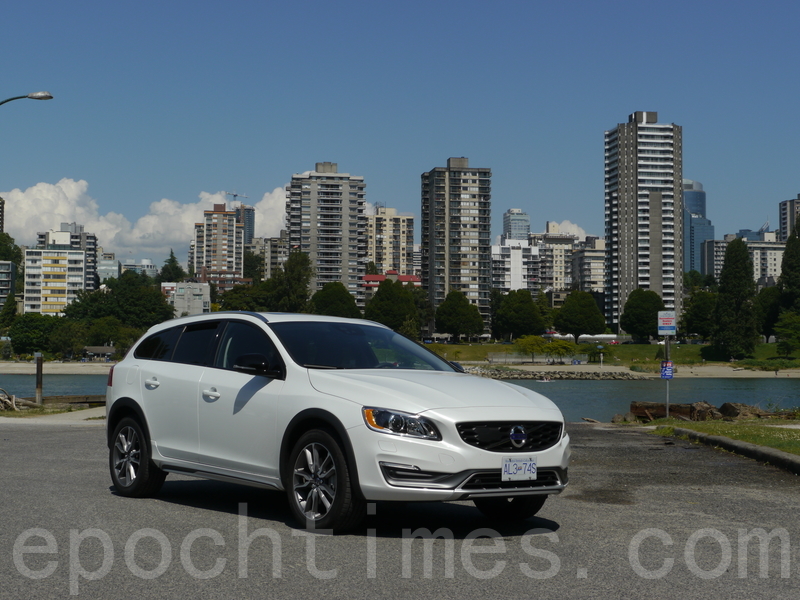 車評： 連接城市與鄉野 2015 Volvo V60 CC | 汽車測試 | 大紀元