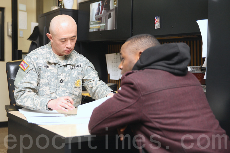 年輕代華人移民美國新途徑（下） | MAVNI | 陸軍 | 大紀元