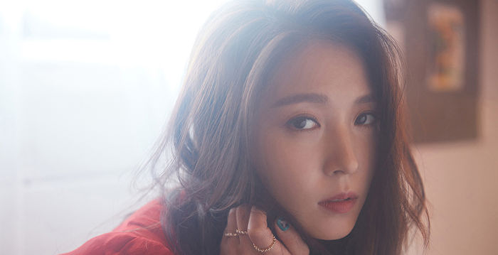 BoA出道19年谢粉丝陪伴 粉丝谈“BoA是…” | BOA | 宝儿 | Crystal Kay | 大纪元