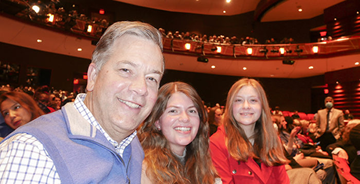 神韻充滿正面能量 公司老闆：疫情中更應來看 | 亞特蘭大柯布能源表演藝術中心 | 舞蹈 | 樂團 | 大紀元