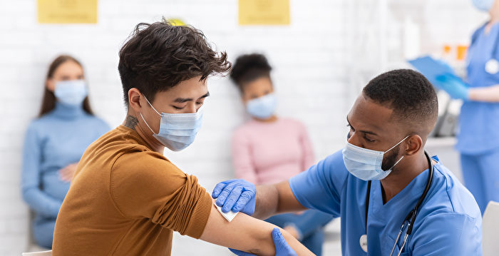 安省12至17歲青少年週五起可預約接種加強劑 | 青少年加強劑 | 大紀元