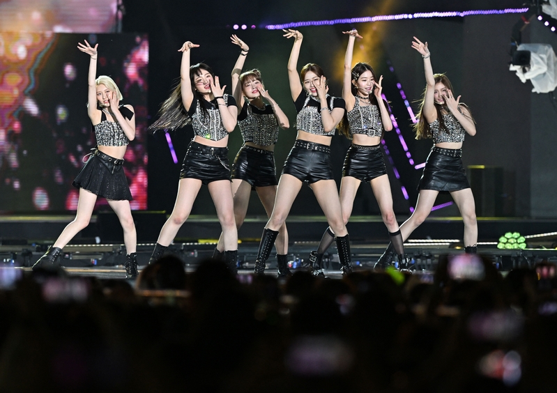 IVE《After LIKE》賣破百萬張 音源與銷量創紀錄｜大紀元時報 香港｜獨立敢言的良心媒體