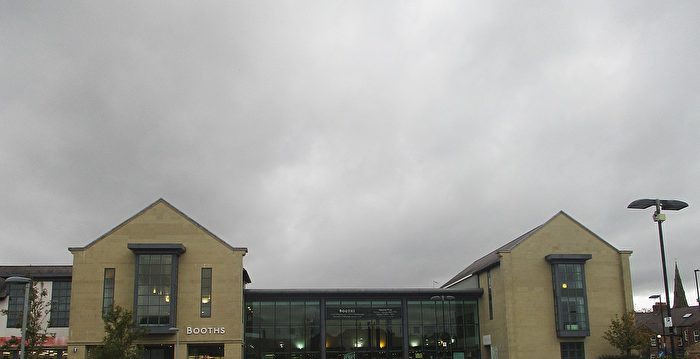 全面恢復人工收銀 英國一超市取消自助機 | 《英國放射學雜誌》 | 英國超市 | 大紀元