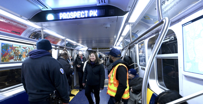 G线地铁全面升级R211新型车厢 提升通勤体验 | MTA | R211型 | 大纪元