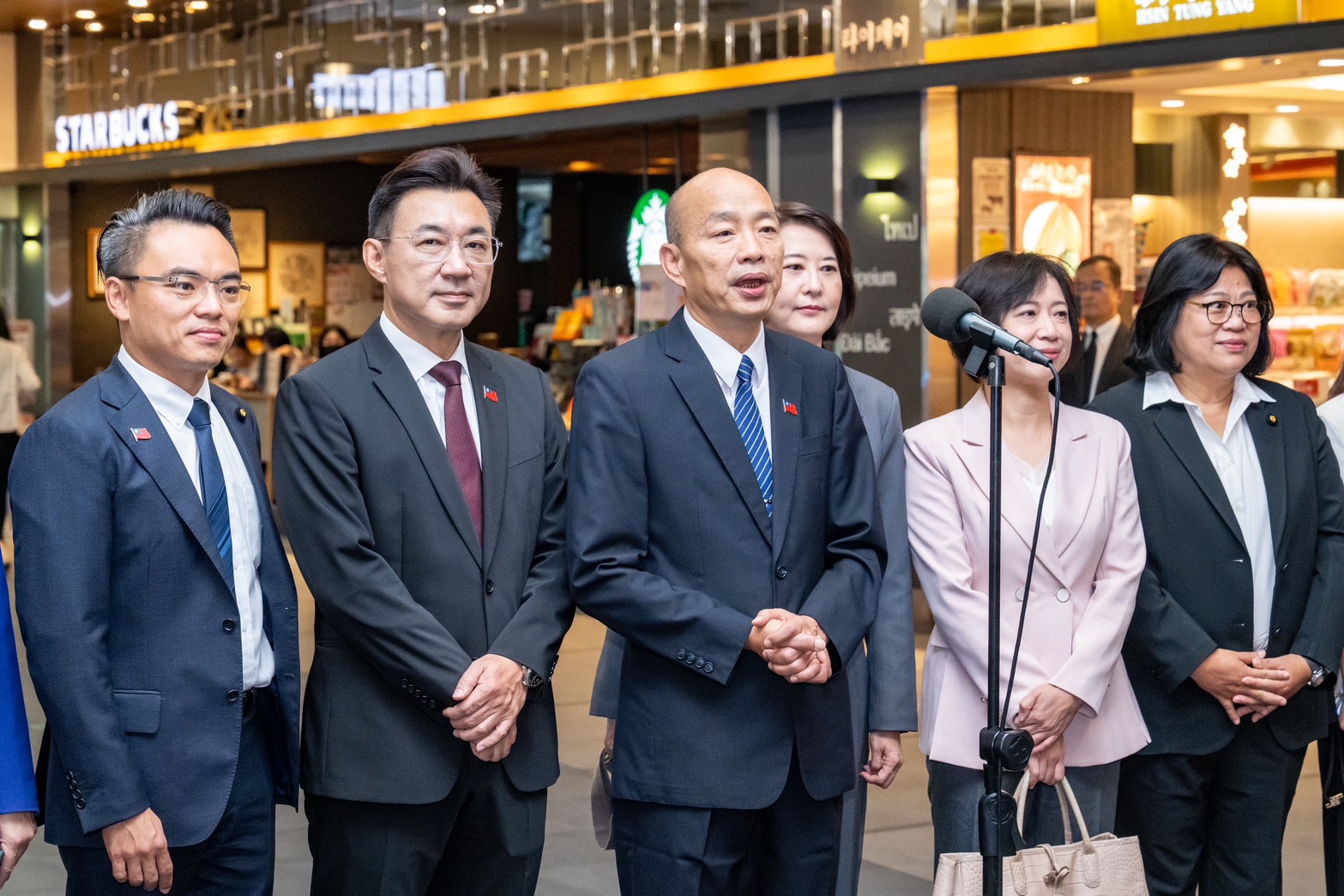 韩国瑜率团访日 前日相：日本将尽全力维护台海稳定 | 麻生太郎 | 首相 | 台湾大纪元 | 大纪元