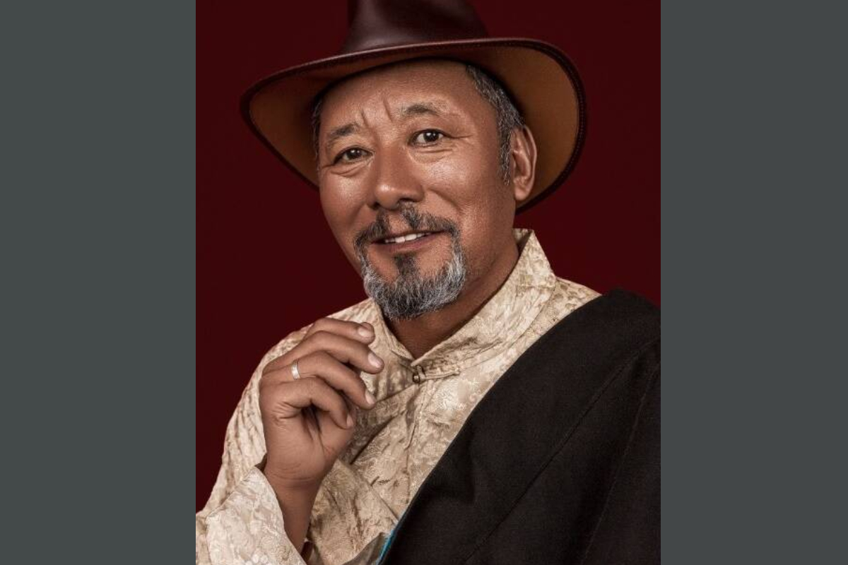 知名藏族男演员洛桑群培病逝 终年68岁 | 天浴 | 陈冲 | 文革 | 大紀元